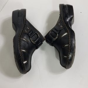 Thom McAn | Shoes | Thom Mcan Shackle Black Clogs Sz 75 | Poshmark